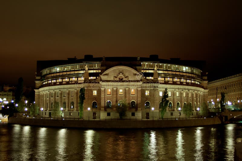 Round Building Stock Photos - Image: 22177793