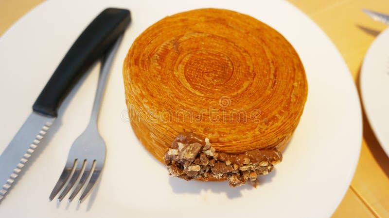 Round Croissant, New York Roll, Trendy Pastry with Chocolate Stock ...