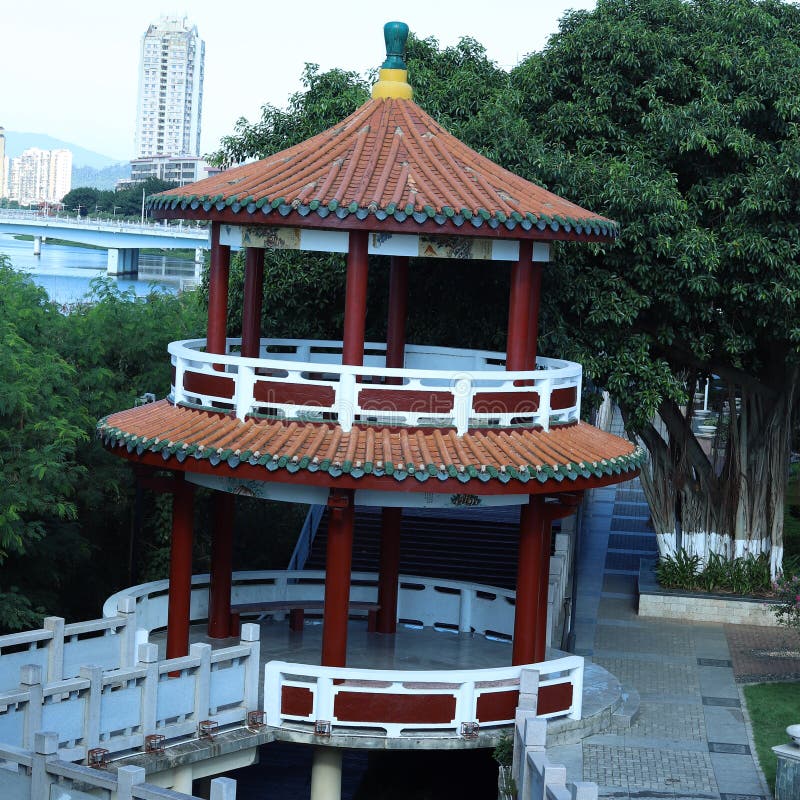 Round Pavilion, Classic Chinese Construction Editorial Image - Image of ...