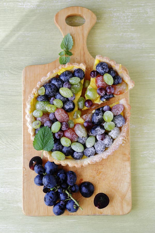 Round pie with grapes stock photo. Image of fresh, dessert - 63075878