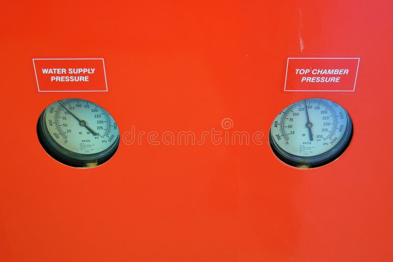 Round pressure gauge stock image. Image of manometer - 84464325