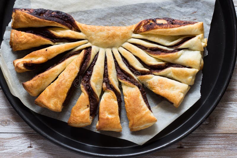 Round Puff Pastry with Chocolate Cream Stock Image - Image of filling ...