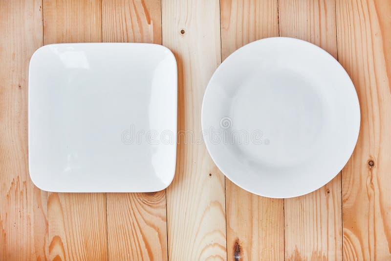 1,186 Empty Round Wood Plates Stock Photos - Free & Royalty-Free Stock ...