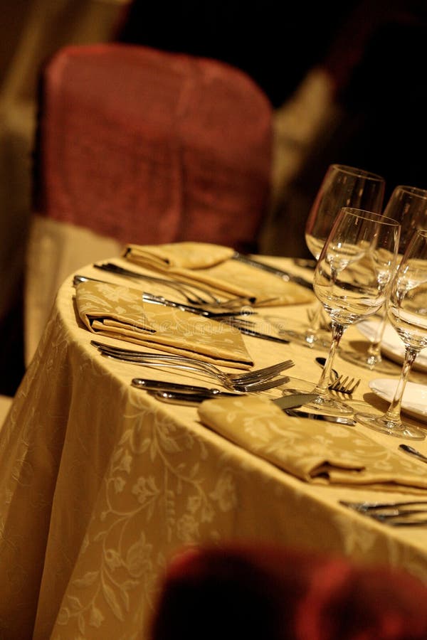 Round table stock photo. Image of table, ballroom, round - 12838528