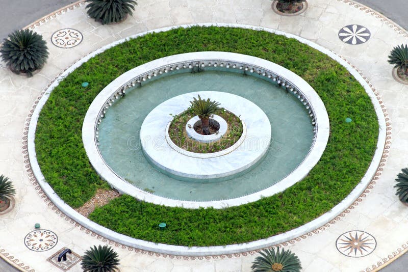 Roundabout fountain stock image. Image of aerial, circle - 30952915