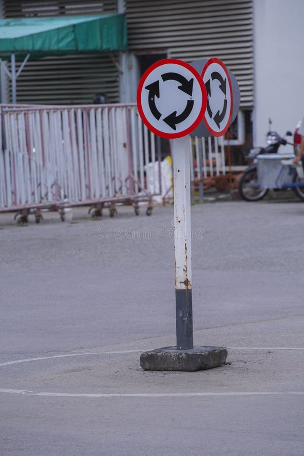 Roundabout sign Traffic Signs at parking lot, Roundabout sign Traffic ...