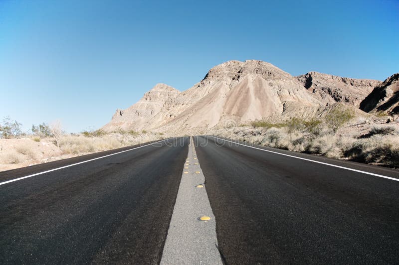 Route photo stock. Image du perspective, path, voies, curvy - 1966566