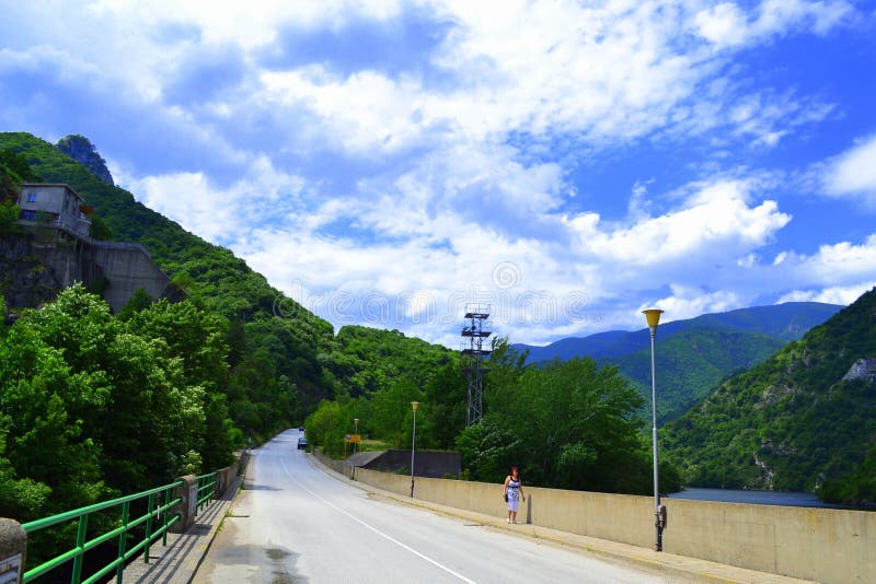 Route de montagne photo stock. Image du jour, beau, extérieur - 56880196