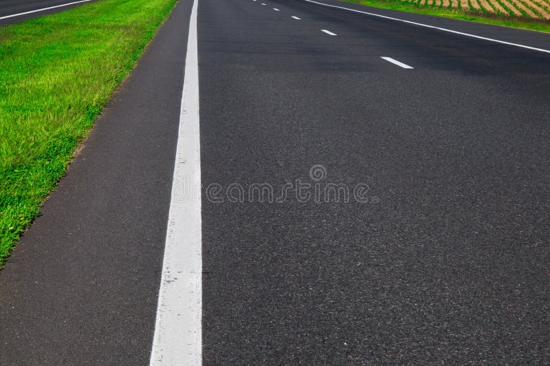 Texture De Route Goudronnée Photo stock - Image du herbe, abstrait: 6135606
