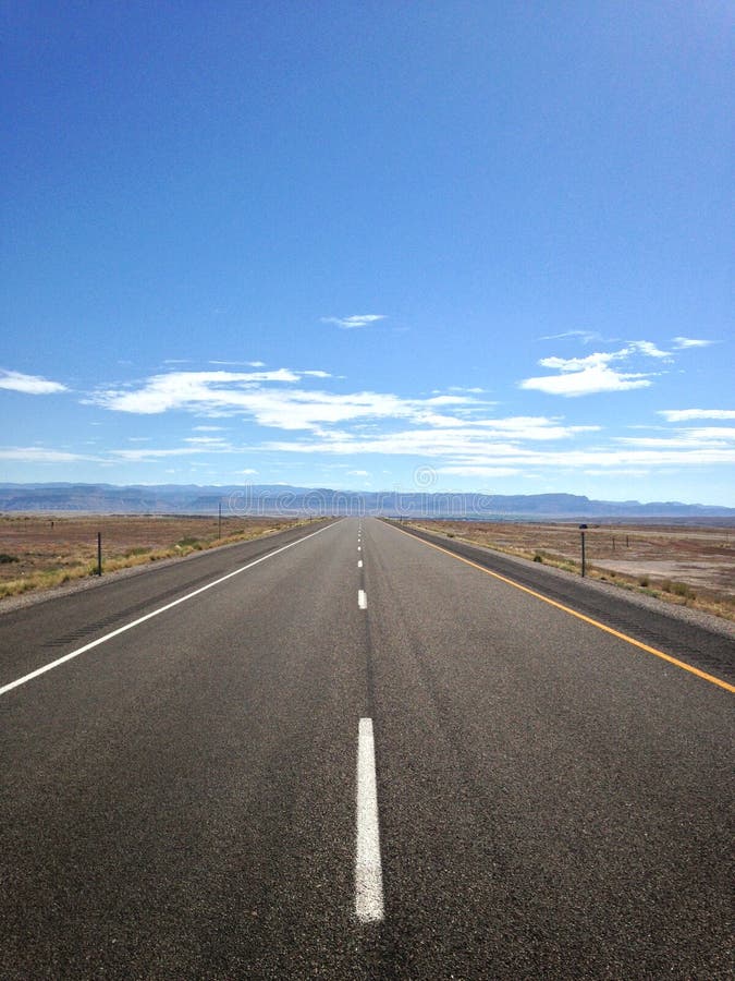 Route infinie photo stock. Image du magnifique, ciel - 42794712