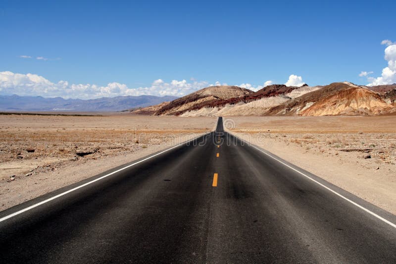 Route infinie image stock. Image du path, transport, ligne - 7076085