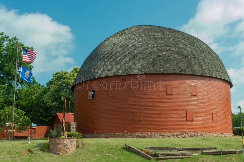 Route 66 Old Round Barn of Arcadia Oklahoma Editorial Photo - Image of ...