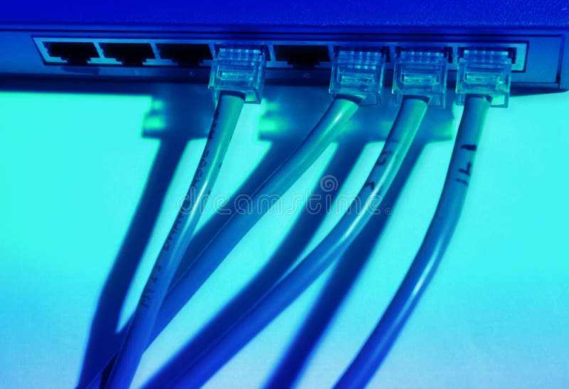 Router com cabos imagem de stock. Imagem de interruptor - 4446579