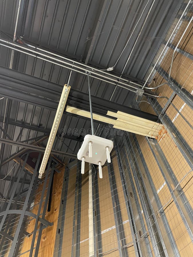 Routeur De Communication Au Plafond Image stock - Image du transmission ...