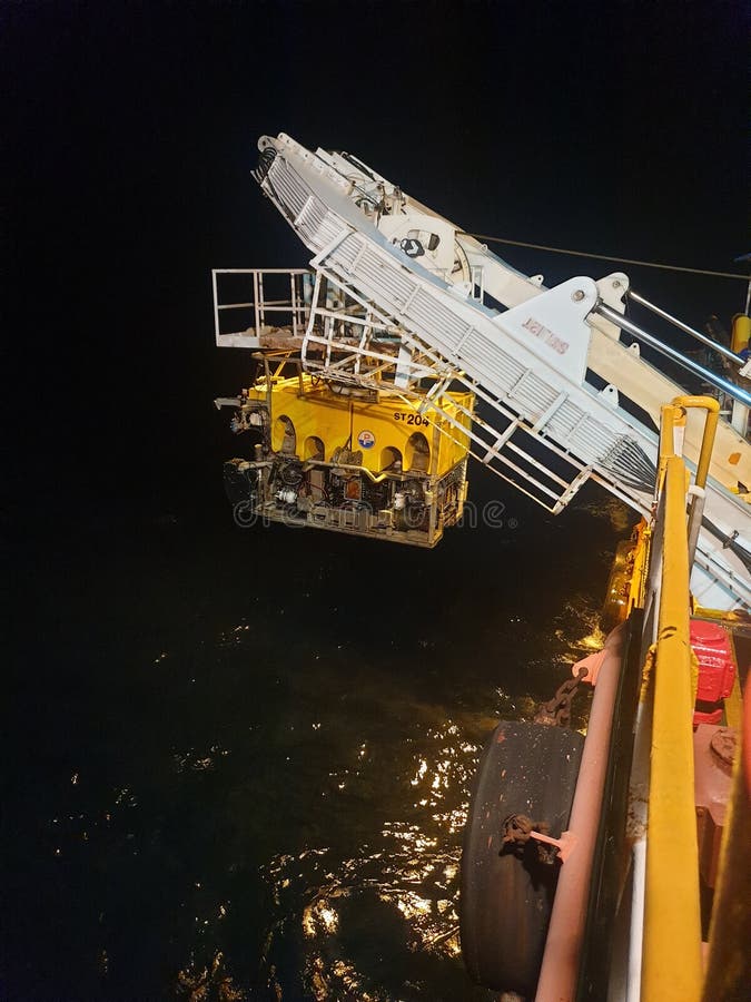 ROV Launching stock image. Image of check, pipeline - 261767709