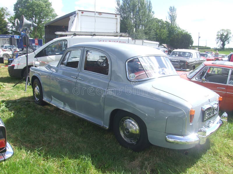 Rover 110 Side View Showing Length of Vehicle Editorial Image - Image ...