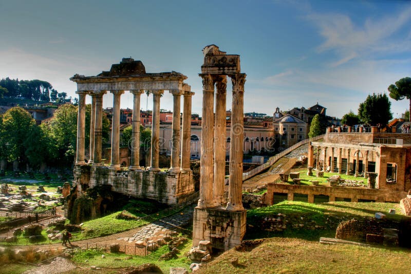 Rovine Romane Durante Il Tramonto Immagine Stock - Immagine di cielo ...