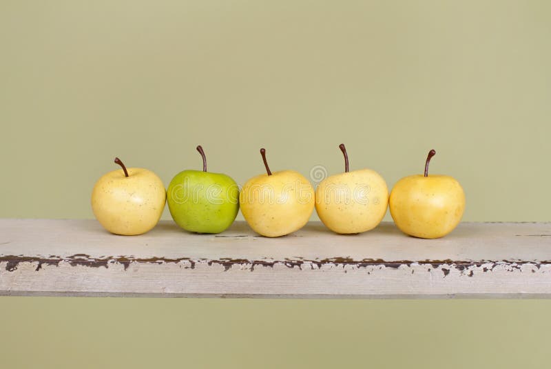 Row of Apples on Rustic Wood Bench Stock Photo - Image of team, rustic ...