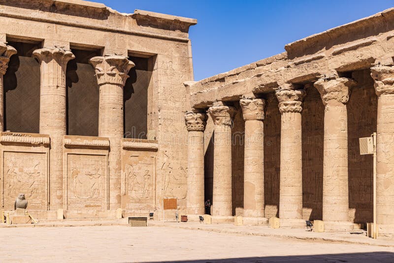 Row of Columns at the Temple of Horus at Edfu Stock Image - Image of ...