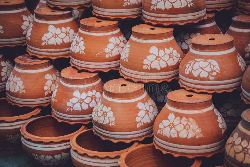 Row of Garden Pots for Plants and Seedlings Stock Image - Image of pots ...