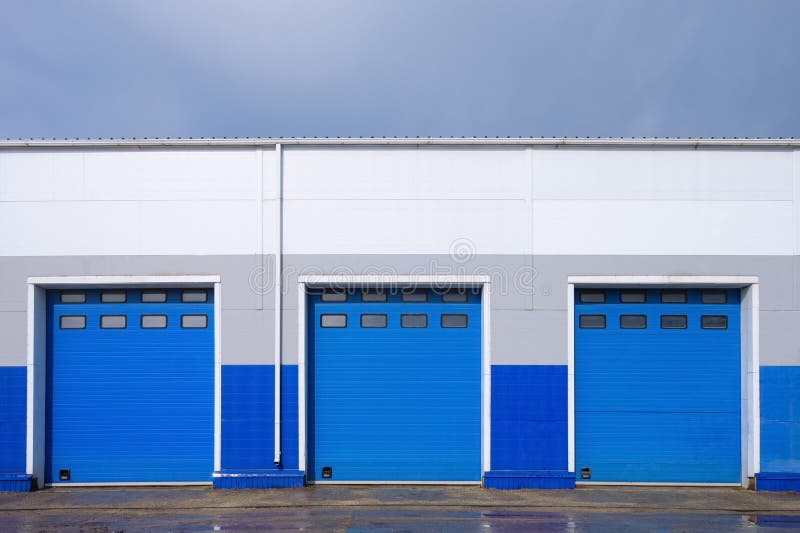 Overhead Sectional Garage Door Stock Photos - Free & Royalty-Free Stock ...
