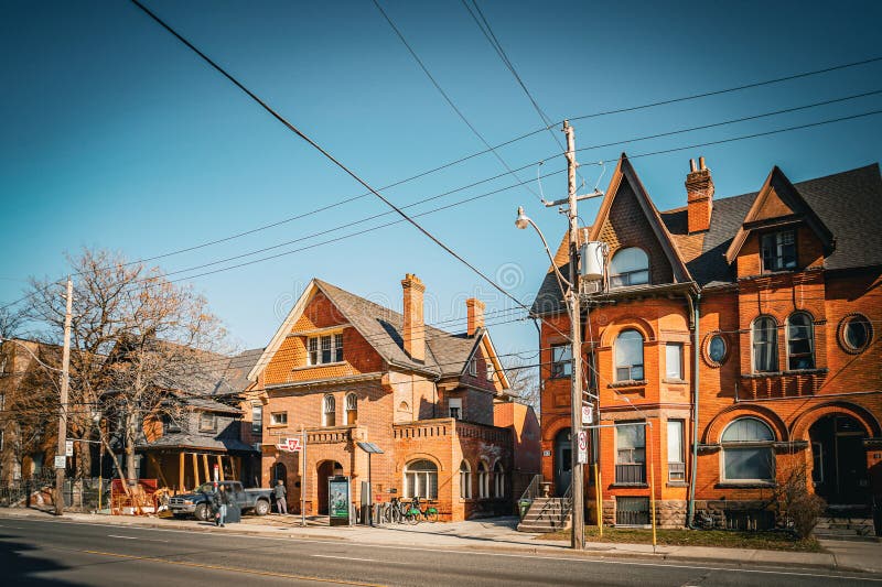 Row of red brick houses editorial stock image. Image of toronto - 337181289