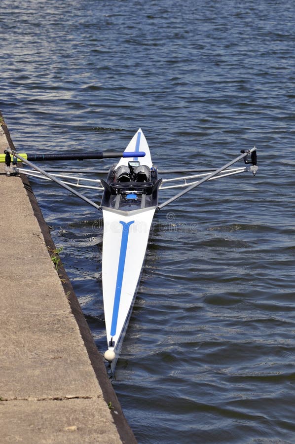 Rowing editorial photography. Image of crew, endurance - 7346797
