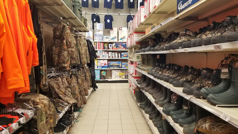 Rows in a hardware store editorial photography. Image of 2022 - 264668267