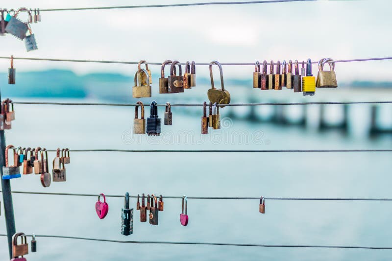 Rows of Love Locks on Tay Bridge Stock Image - Image of chair, eternal ...