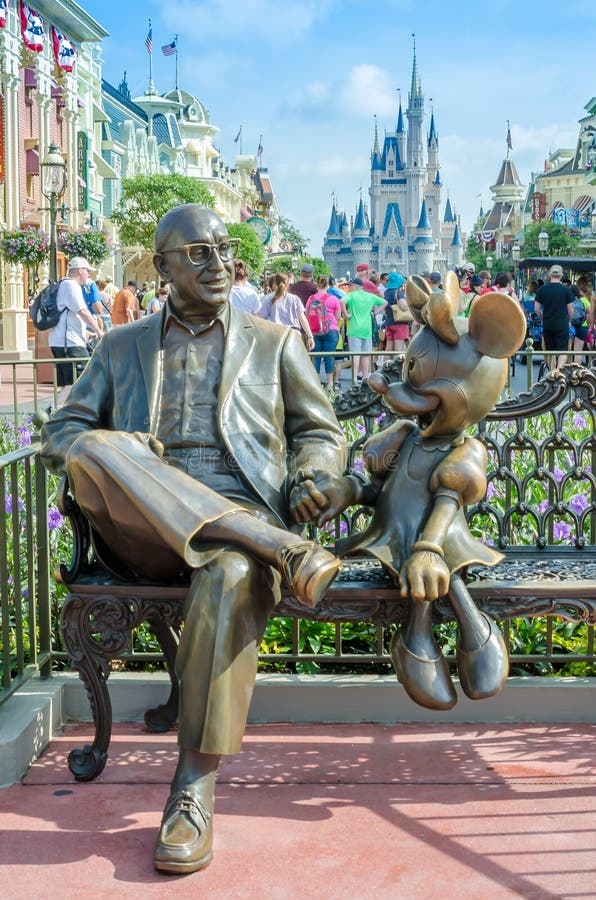 Roy Disney e Minnie Mouse imagem editorial. Imagem de principal - 41095800