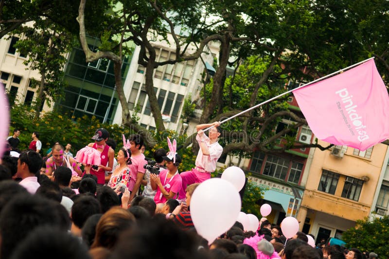 Roy Goh Waving Pinkdot Flag Editorial Photo - Image of heads, balloons ...