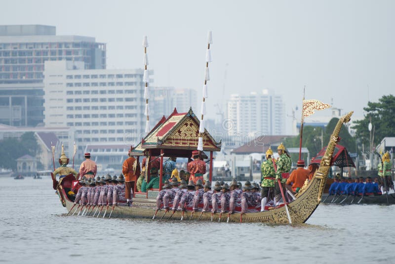 The Royal Barge Procession editorial image. Image of guard - 27478305