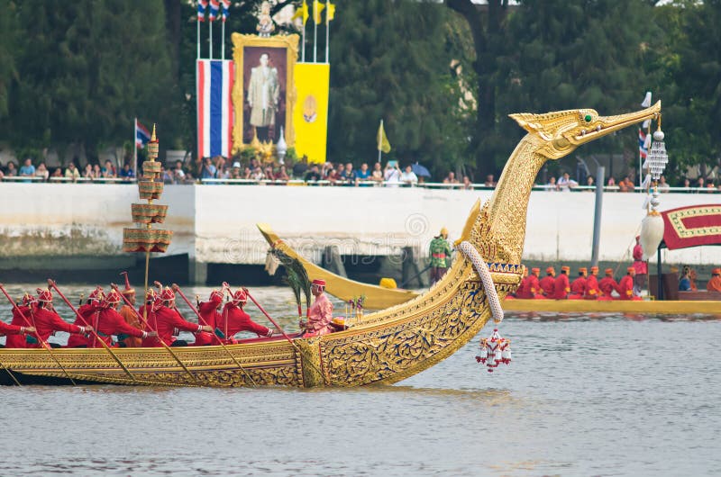 Royal Barge Procession, Bangkok 2012 Editorial Photography - Image of ...