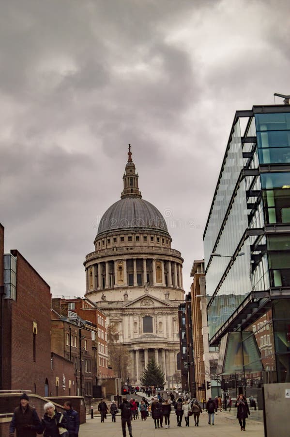 Royal Building with Grey Sky in Uk Editorial Stock Image - Image of ...