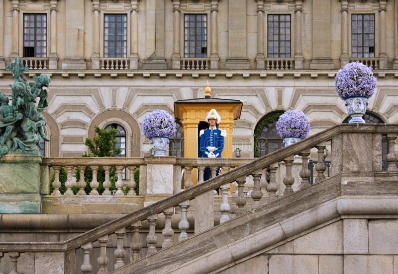 Royal guard editorial photography. Image of palace, blossom - 22026382