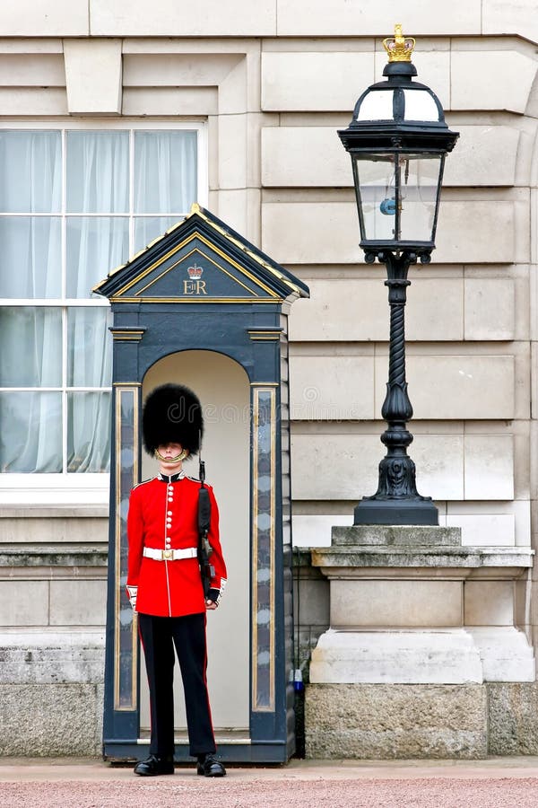 Royal Guard at Windsor Castle Editorial Stock Image - Image of changing ...