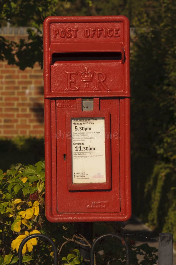 Royal mail post box editorial image. Image of heritage - 16210460