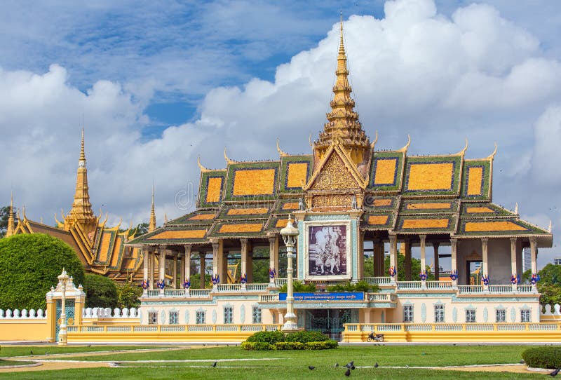 Royal Palace in Phnom Pehn stock image. Image of history - 97354327