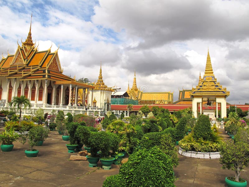 Royal Palace - Phnom Penh - Camboya Foto editorial - Imagen de parque ...
