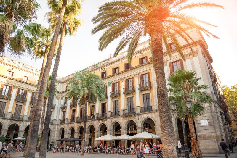 Placa Real Barcelona editorial stock image. Image of sunny - 87376944