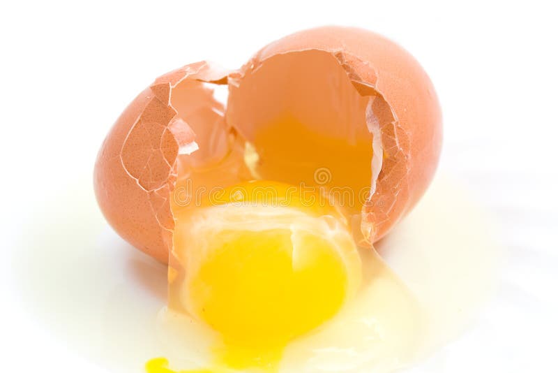 Rozbite Jajko obraz stock. Obraz złożonej z jajko, jeden - 2834843
