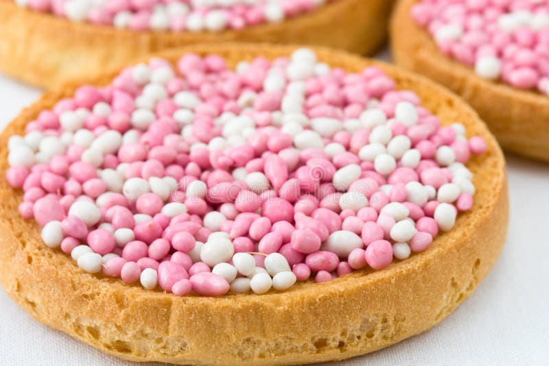 Roze en Witte Muisjes stock foto. Image of kader, beschuit - 14323480