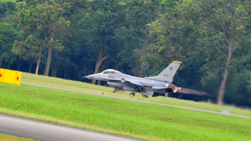 RSAF F-16C/D Fighting Falcon Scrambling Editorial Stock Image - Image ...