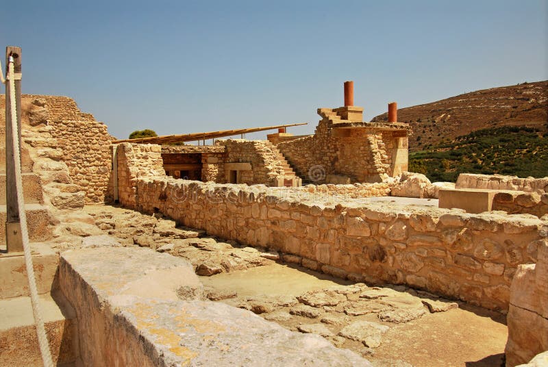Opnieuw Opgebouwde Tempel Bij Paleis Van Knossos Op Het Eiland Van ...