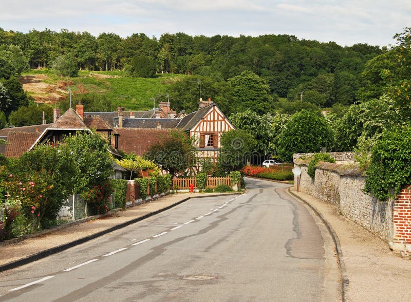 Rua Da Vila Em France Rural Imagem de Stock - Imagem de residência ...