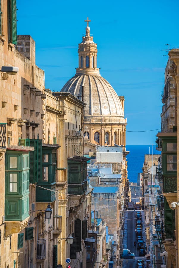 Rua em Valletta malta foto de stock. Imagem de paisagem - 81495410