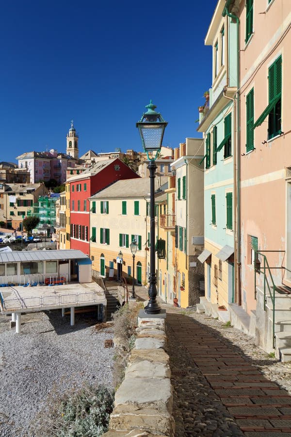 Bogliasco foto de stock. Imagem de onda, riviera, europa - 104843690