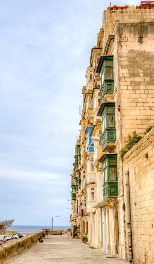 Rua de valletta em Malta imagem de stock. Imagem de paisagem - 124404353