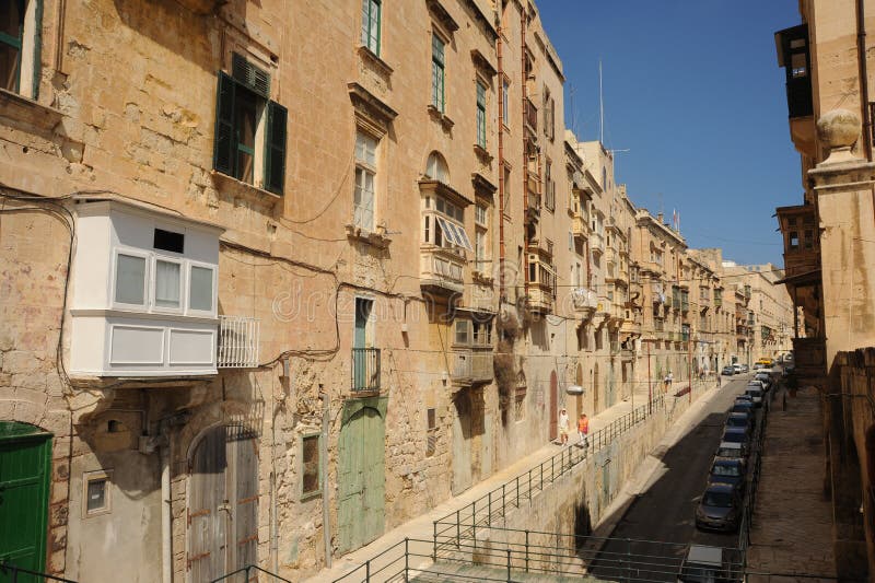 Rua Velha, Valletta, Malta. Foto Editorial - Imagem de cenas, paisagem ...