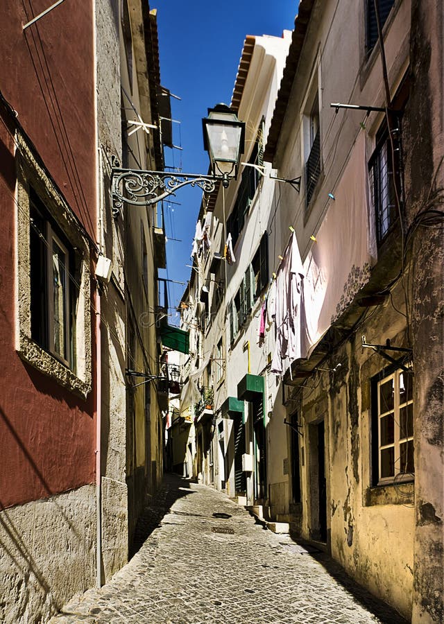 Ruas de Lisboa imagem de stock. Imagem de horizonte, mediterrâneo ...